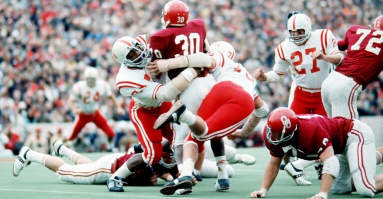 Ranking the Best College Football Teams of All Time: From Dynasties to ...